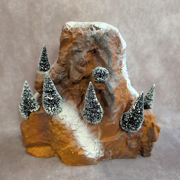 Lemax | Holiday | Vintage Lemax Christmas Village Landscape Mountain ...
